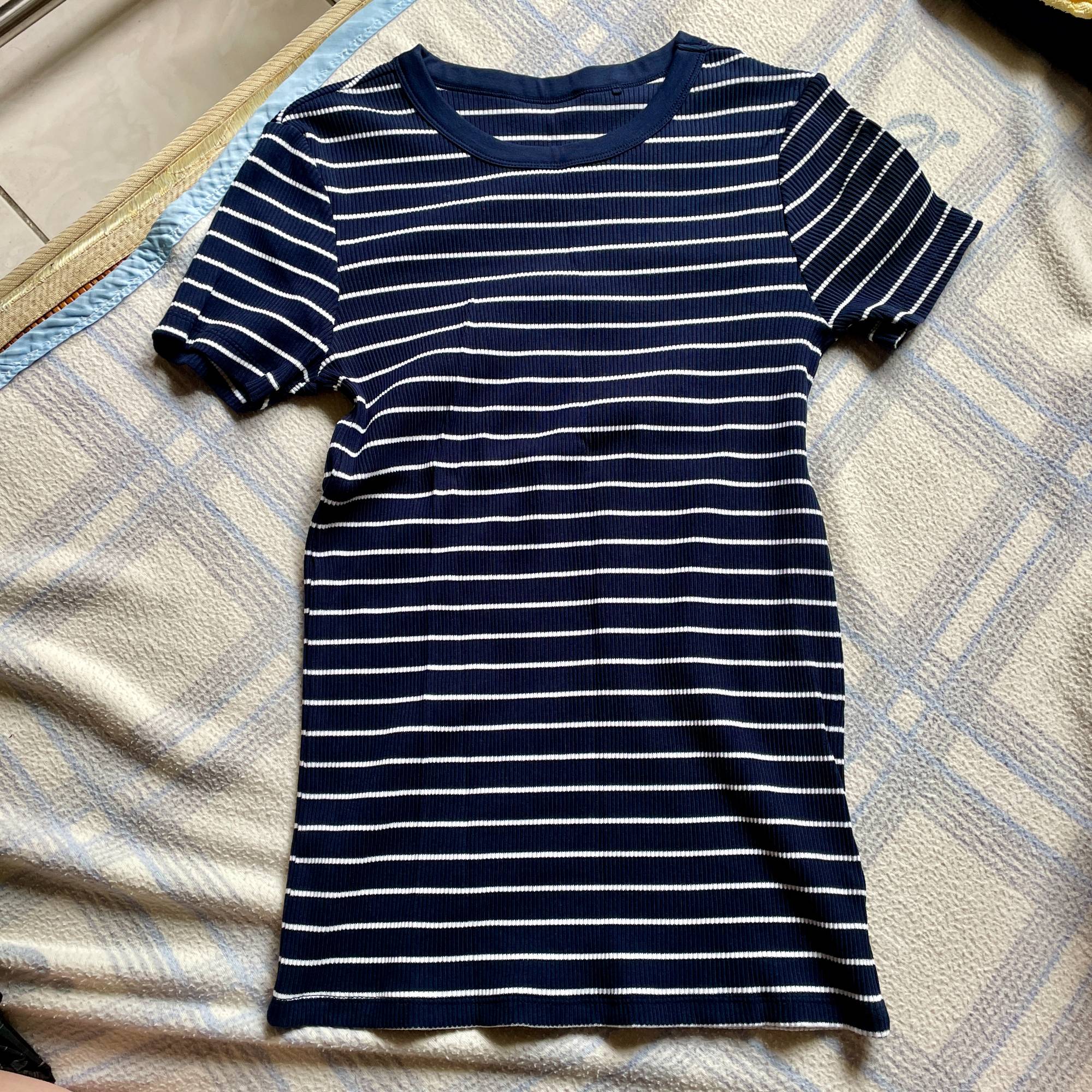 Lativ 圓領短袖條紋T恤 - GC贈物網