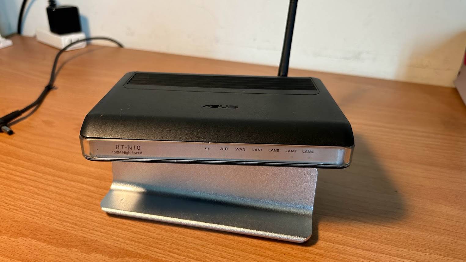 ASUS RT-N10 無線路由器 - GC贈物網