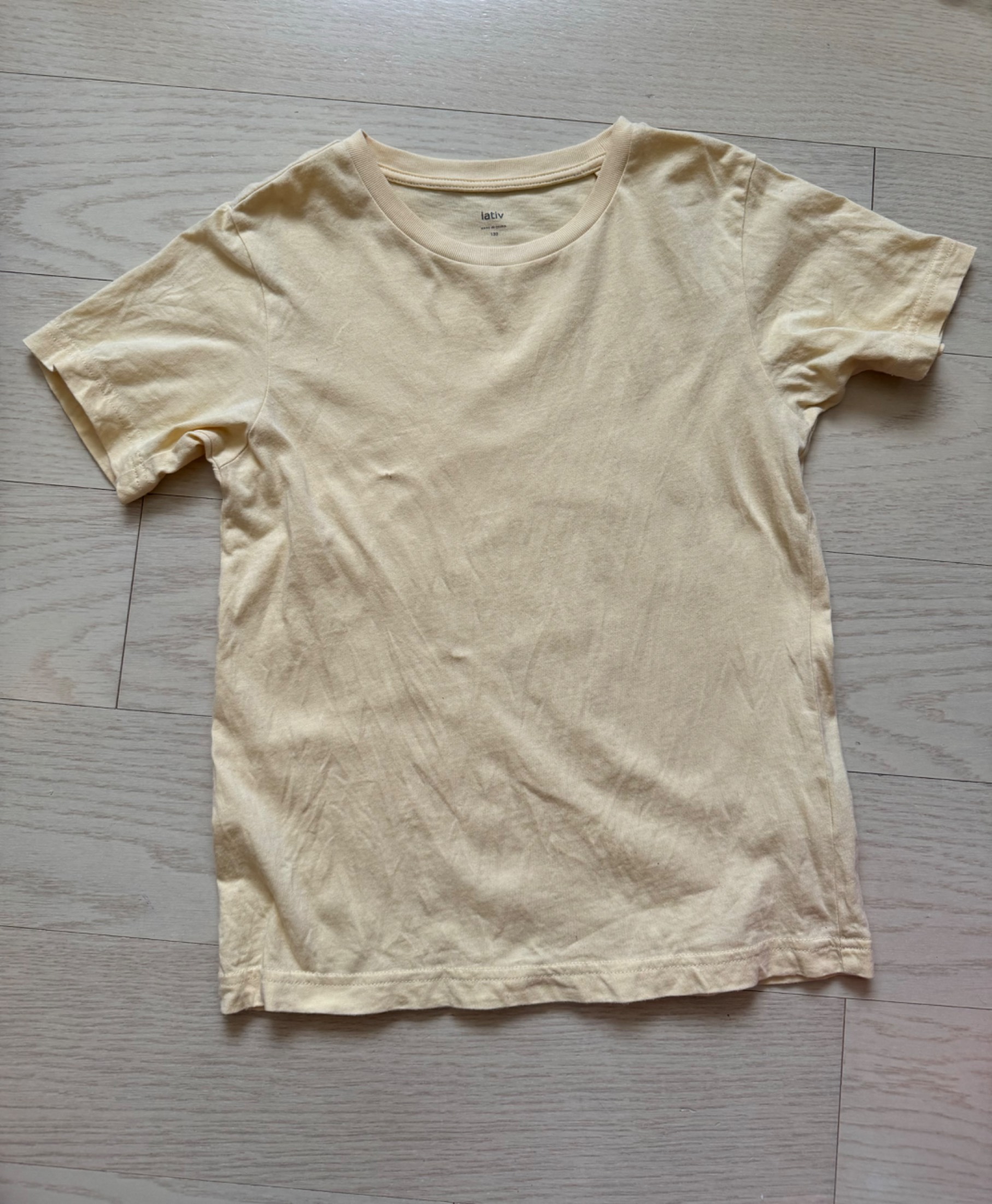 Lativ童。淺黃色短T恤130 - GC贈物網