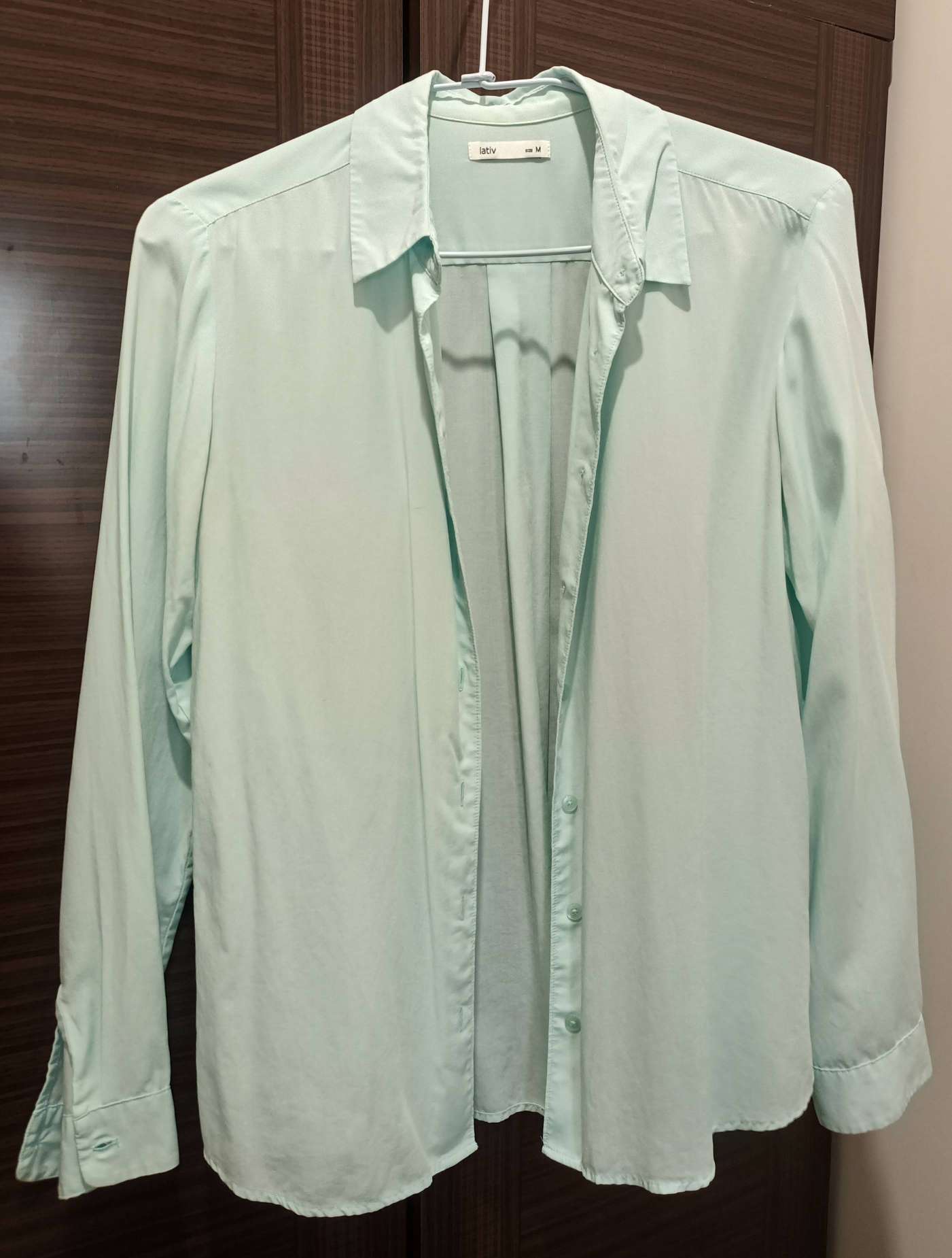 LATIV 嫘縈長袖襯衫M號 - GC贈物網
