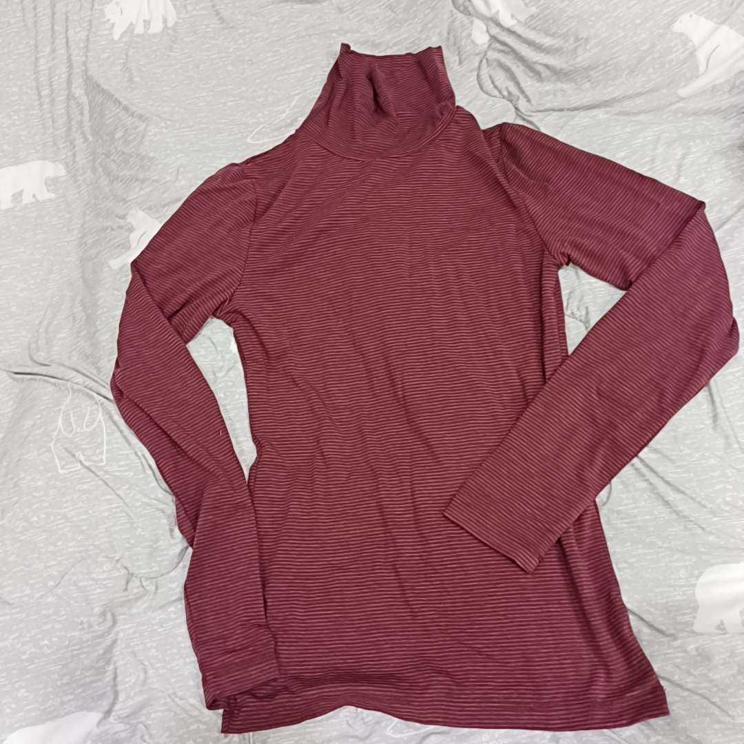 lativ 高領條紋上衣 巧克力紅 - GC贈物網